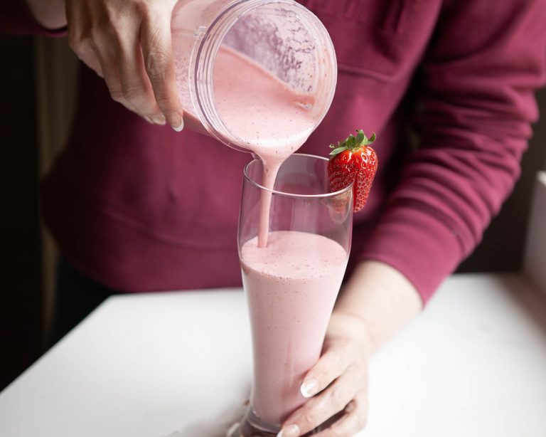 Raspberry Smoothie With Tasteless Probiotics | Cost Price Supplements ...